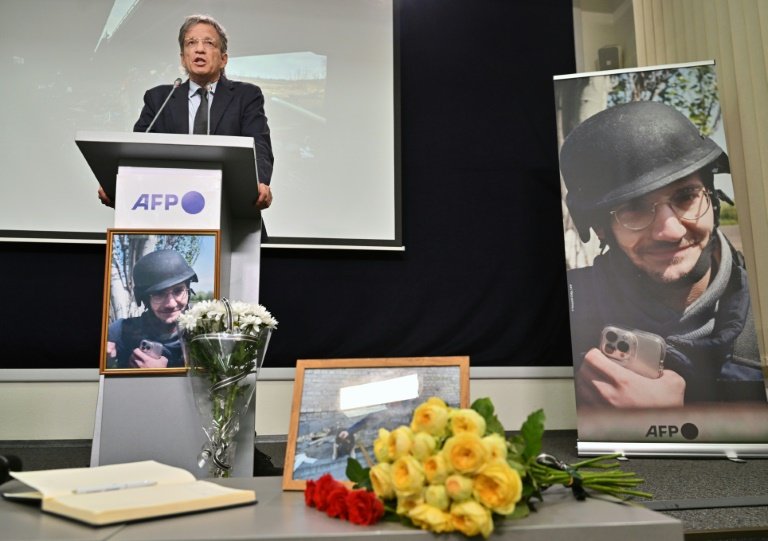 AFP presta homenagem em Kiev a seu jornalista Arman Soldin, morto na ...