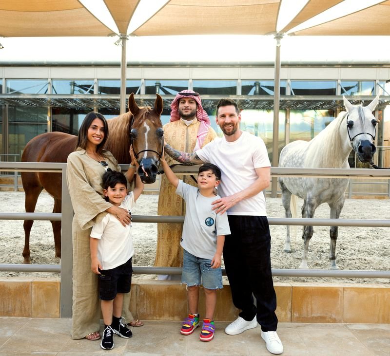 Messi pede desculpas ao PSG por viagem à Arábia Saudita - ISTOÉ DINHEIRO Messi pede desculpas ao PSG por viagem à Arábia Saudita - ISTOÉ DINHEIRO